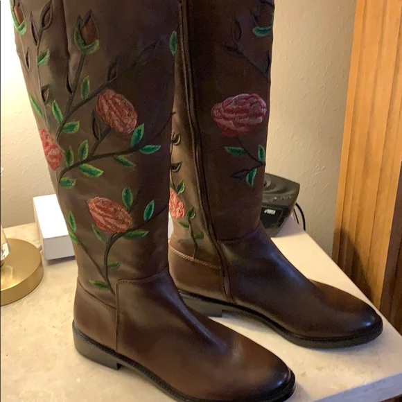 Gianni Bini | Shoes | Gianni Bini Brown Leather Flower Print Final Sale ...